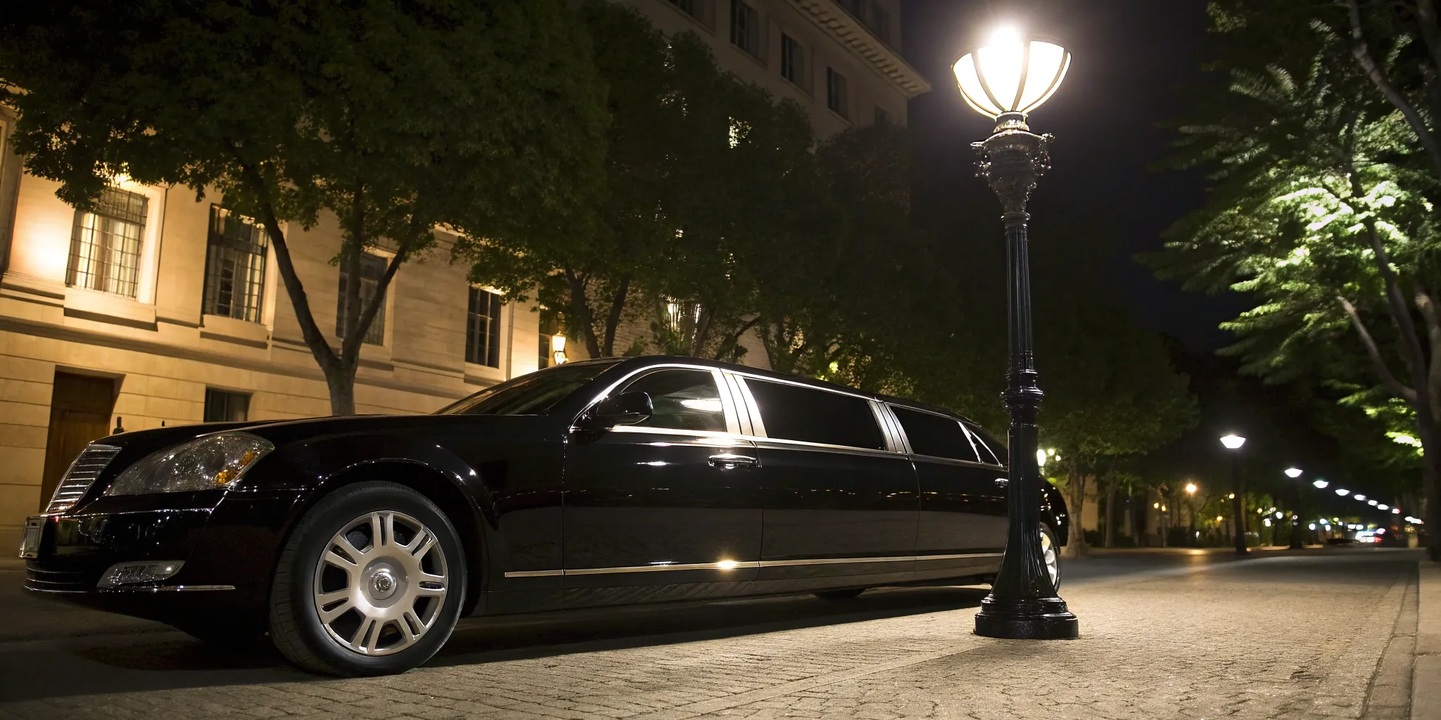 Limo Rentals Guide: Denver Luxury & Event Options | Avi Limo